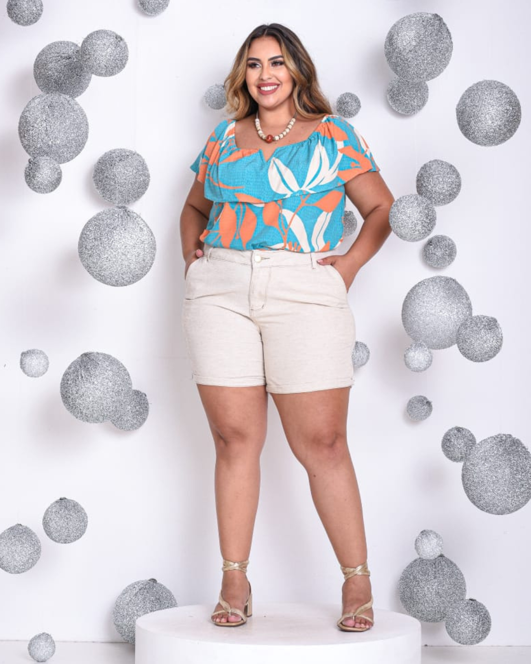 Bermuda Plus Size Jeans Branca no Atacado em Goiânia.